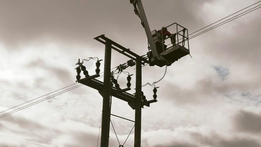 Power, Water, Infastructure & Technology | Overhead lines | Ipsum