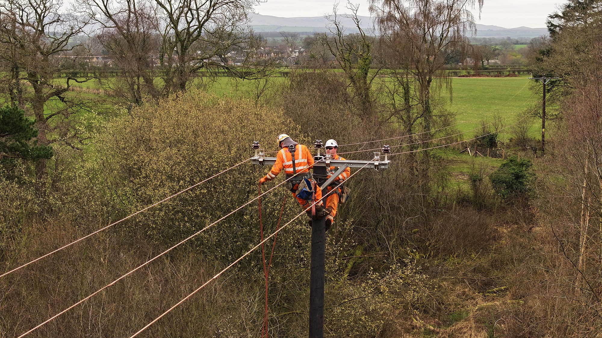 Ipsum secures overhead line (OHL) framework with Southern Electric ...